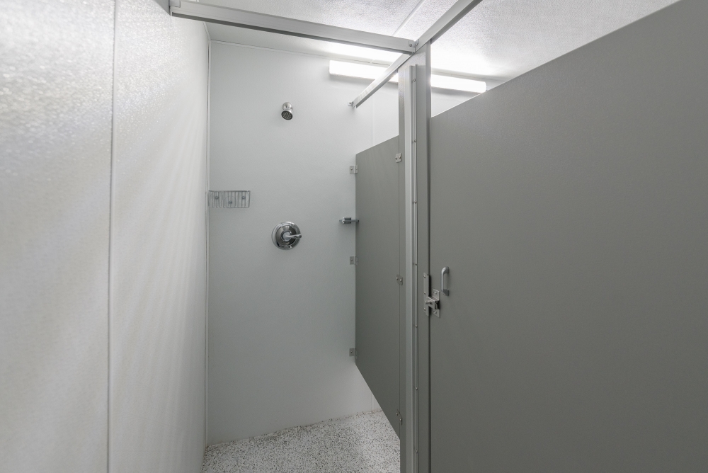 Bath/Shower House & Shared Kitchen - Red Rider Resort
