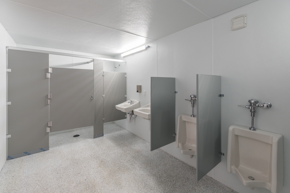 Bath/Shower House & Shared Kitchen - Red Rider Resort